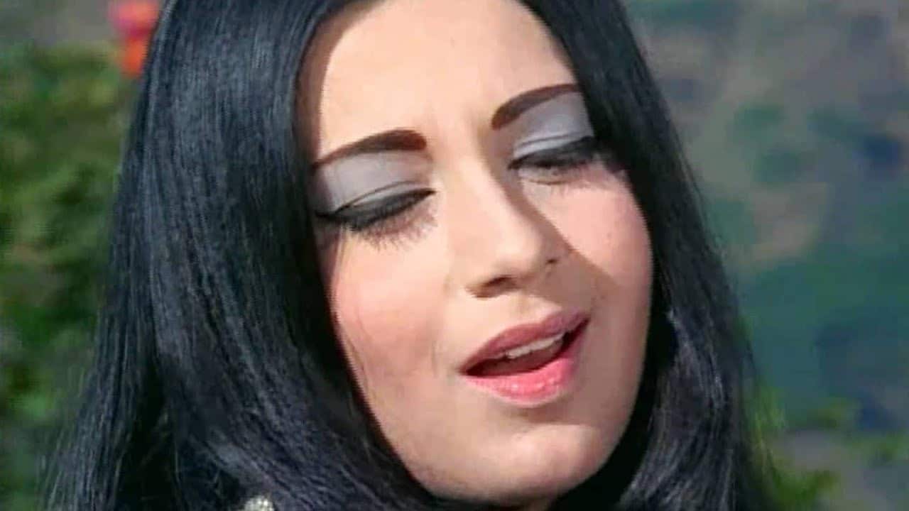 Armaan Tha Humein Jinka (Aulad) - TheSongPedia