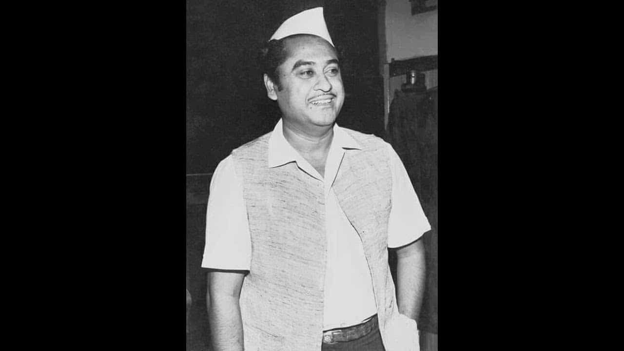 Khule Khule Naram Naram Gesu (Gumrah) - TheSongPedia